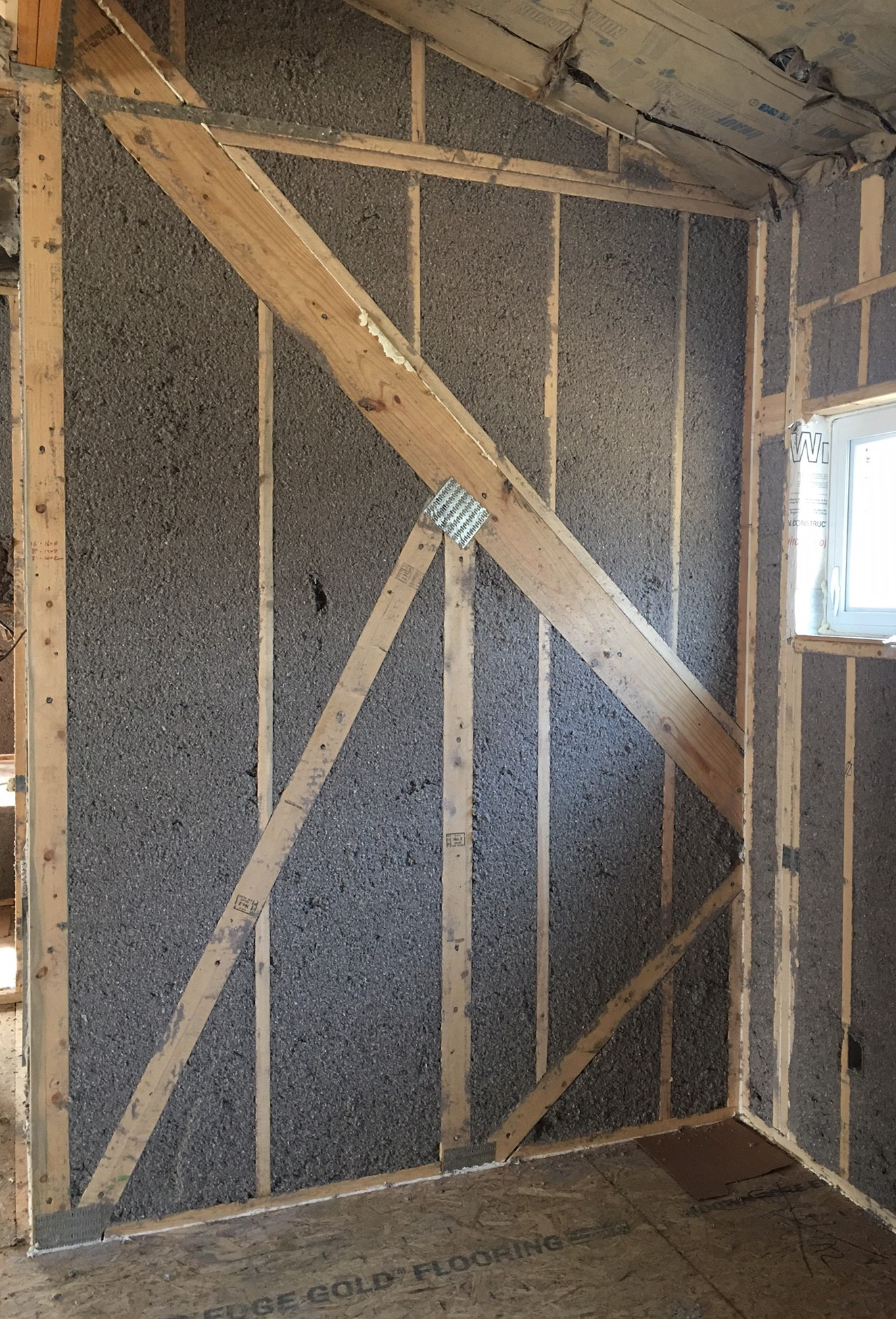 Cellulose Insulation Contractor in Columbus, OH | Schedule Now